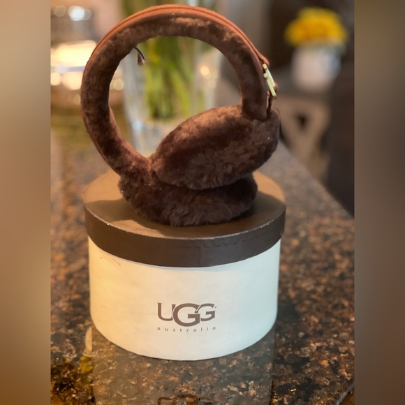 UGG | Accessories | Brand New Authentic Vintage Ugg Earmuffs In Box ...